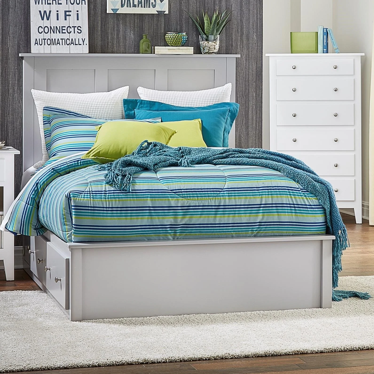 Daniel's Amish Mapleton 30-5013+32-5073+32-5093+32-5023 Queen Pedestal Bed with 2 Drawers on ...